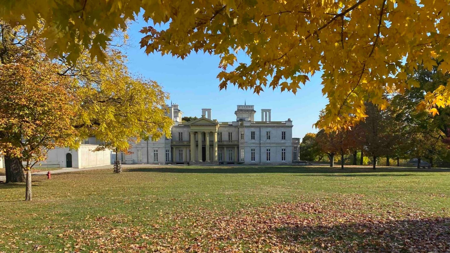 Stay in “The Hammer” – The Best Luxury Hotels in Hamilton